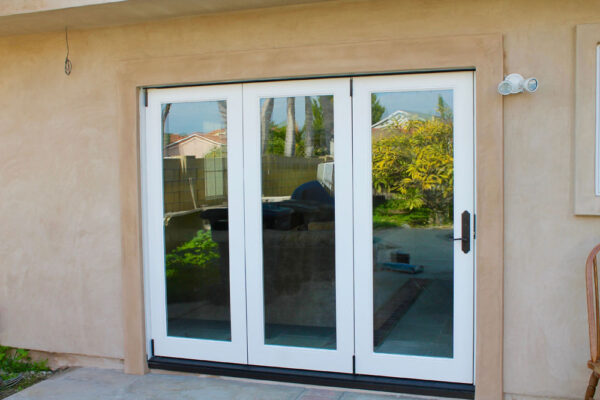 Three-panel Bi-fold door in Cerritos